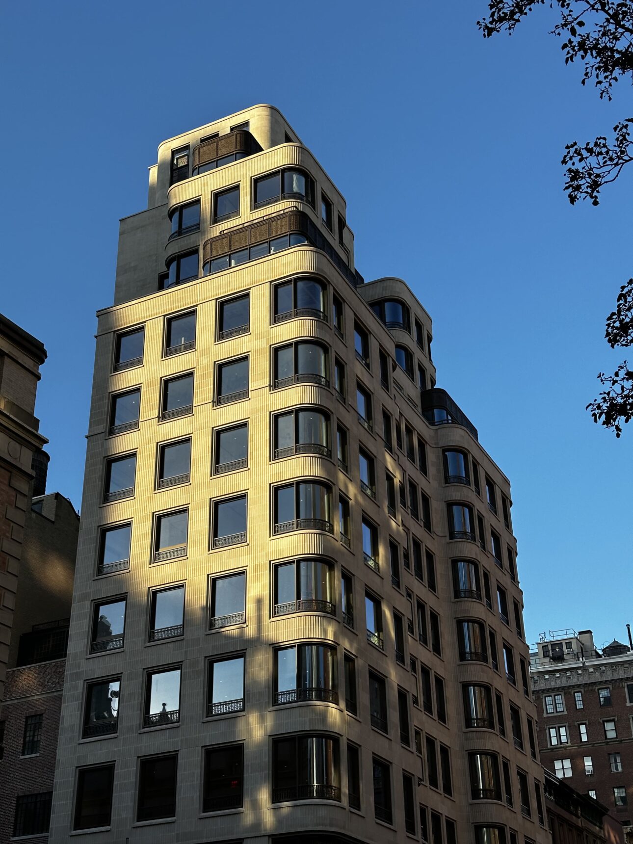 760 MADISON AVE | GIORGIO ARMANI RESIDENCES - Intercom